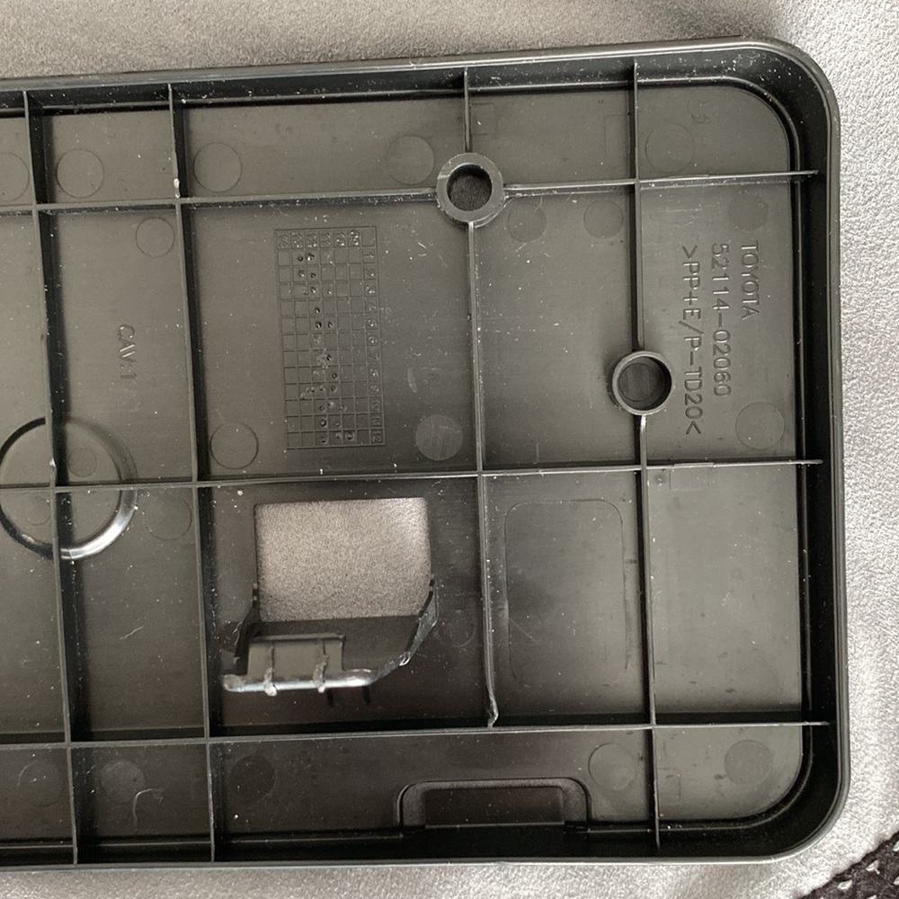 Toyota Frontal Bumper License Plate Bracket - Gem